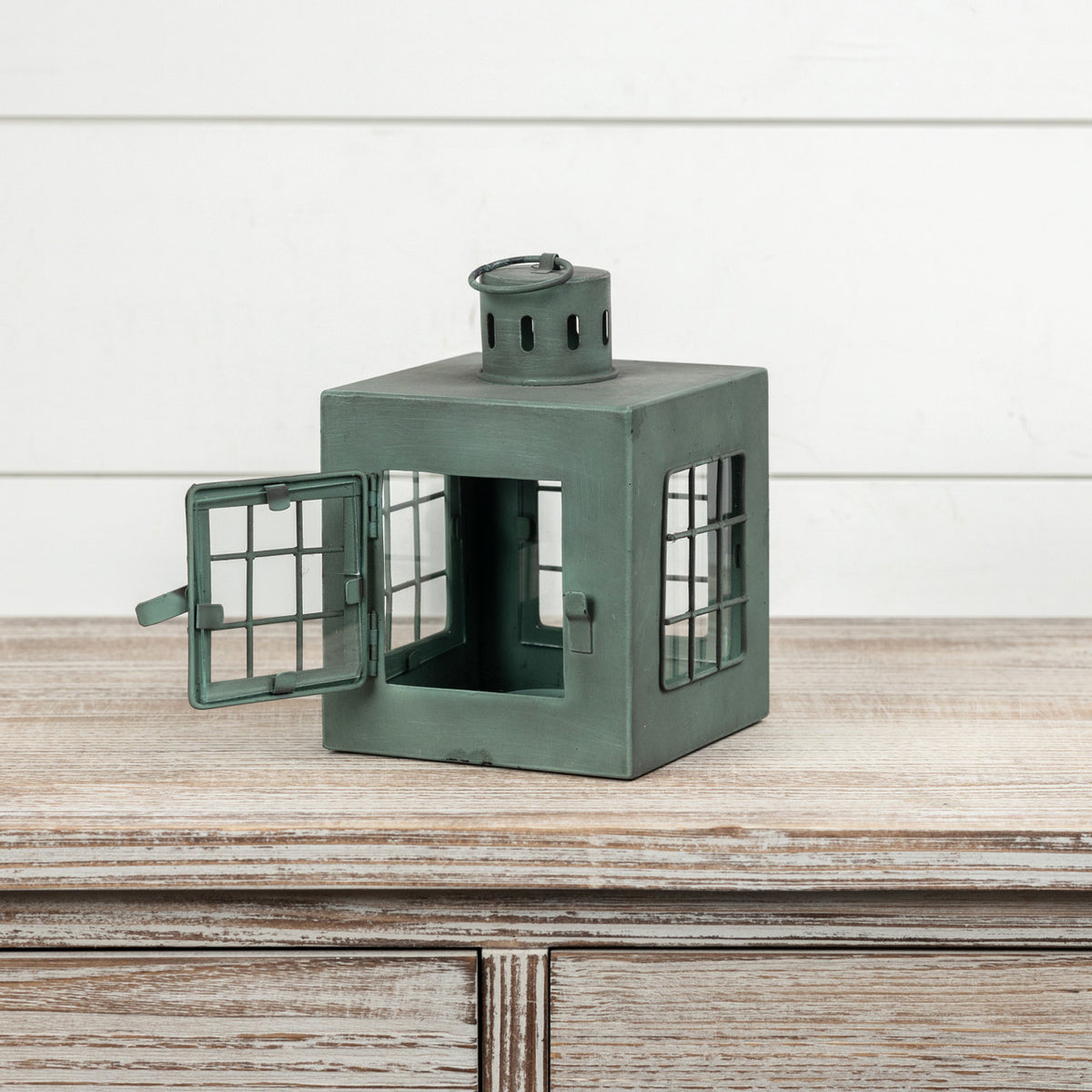 Blue & Green Lantern – Saltbox Primitives