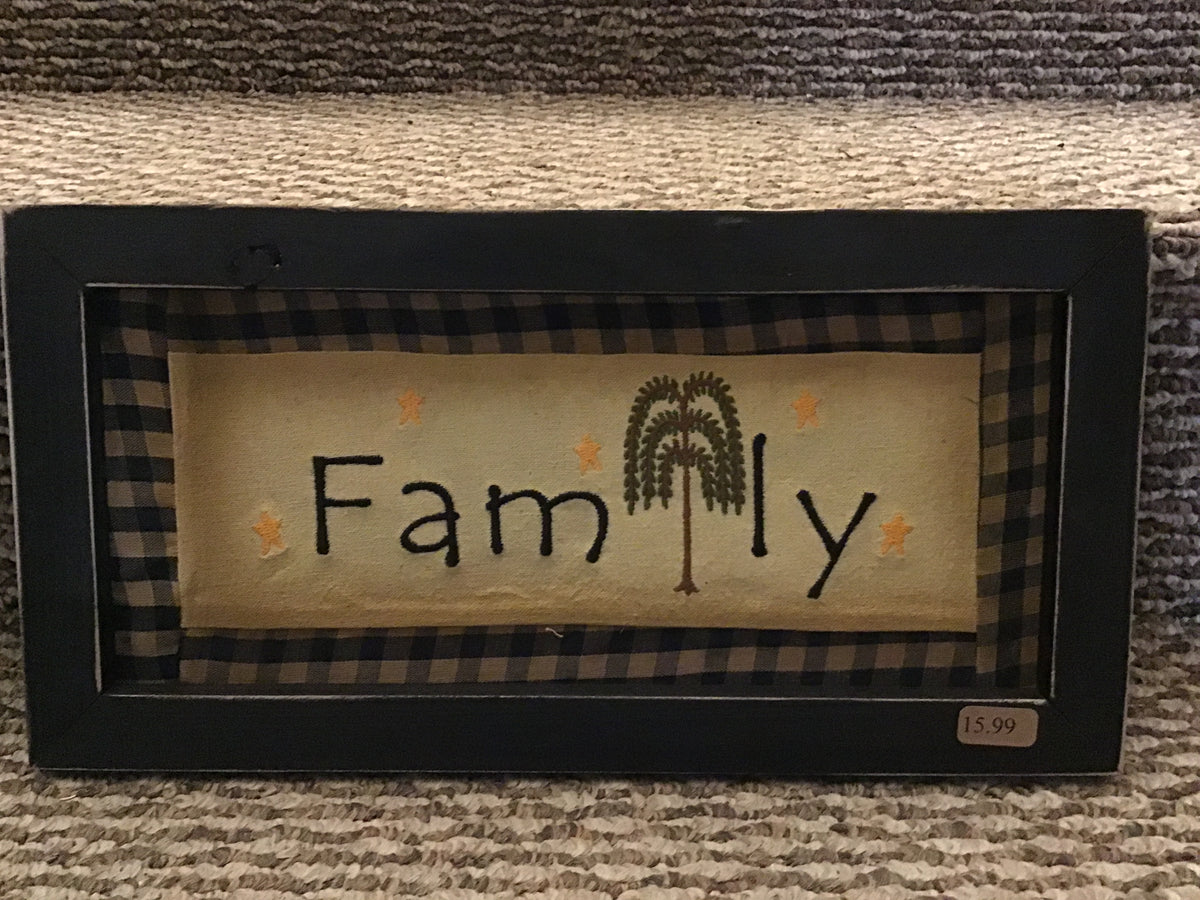 Family Picture – Saltbox Primitives
